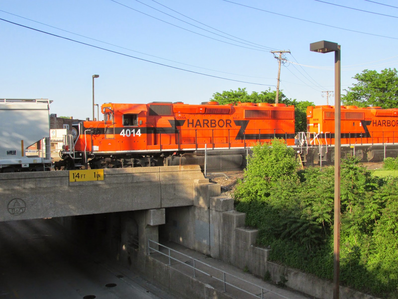 Eddie's Rail Fan Page: Switching a heavy cut of freight cars at the ... Eddie's Rail Fan Page: Switching a heavy cut of freight cars at the ...